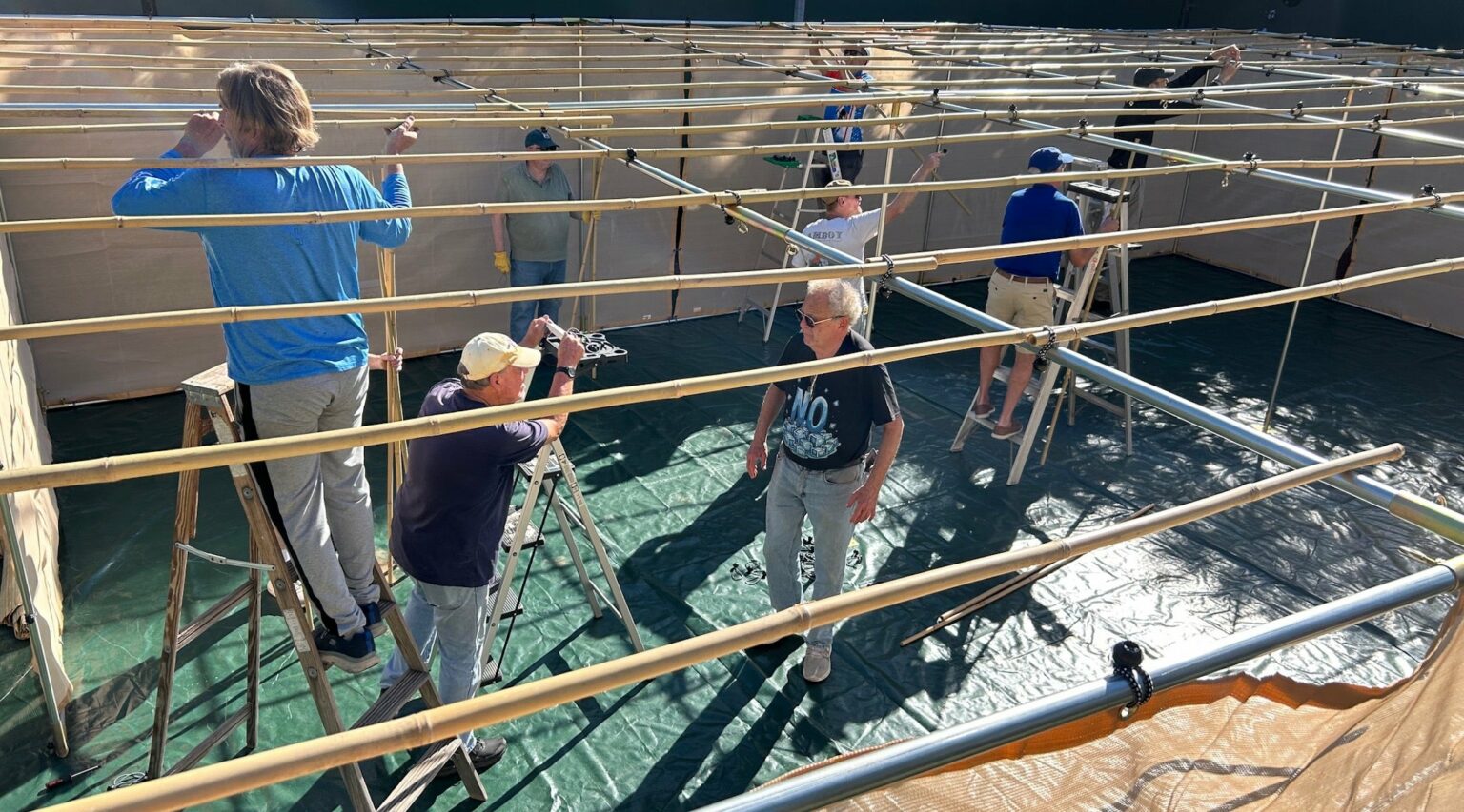 Its sukkah lost to devastating wildfire, Pasadena Jewish Temple and ...